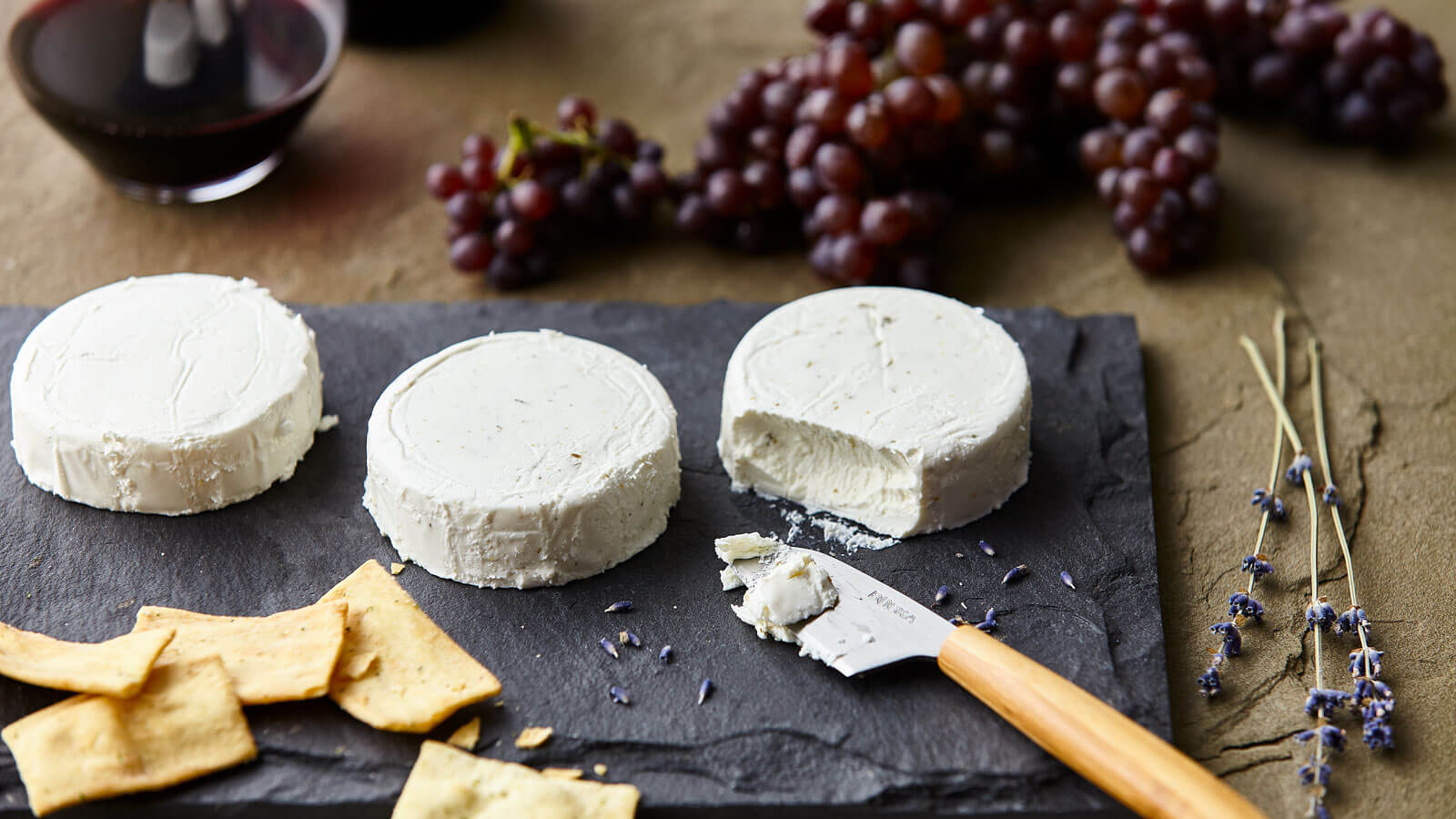 round-goat-cheese | İyi Kahvaltı